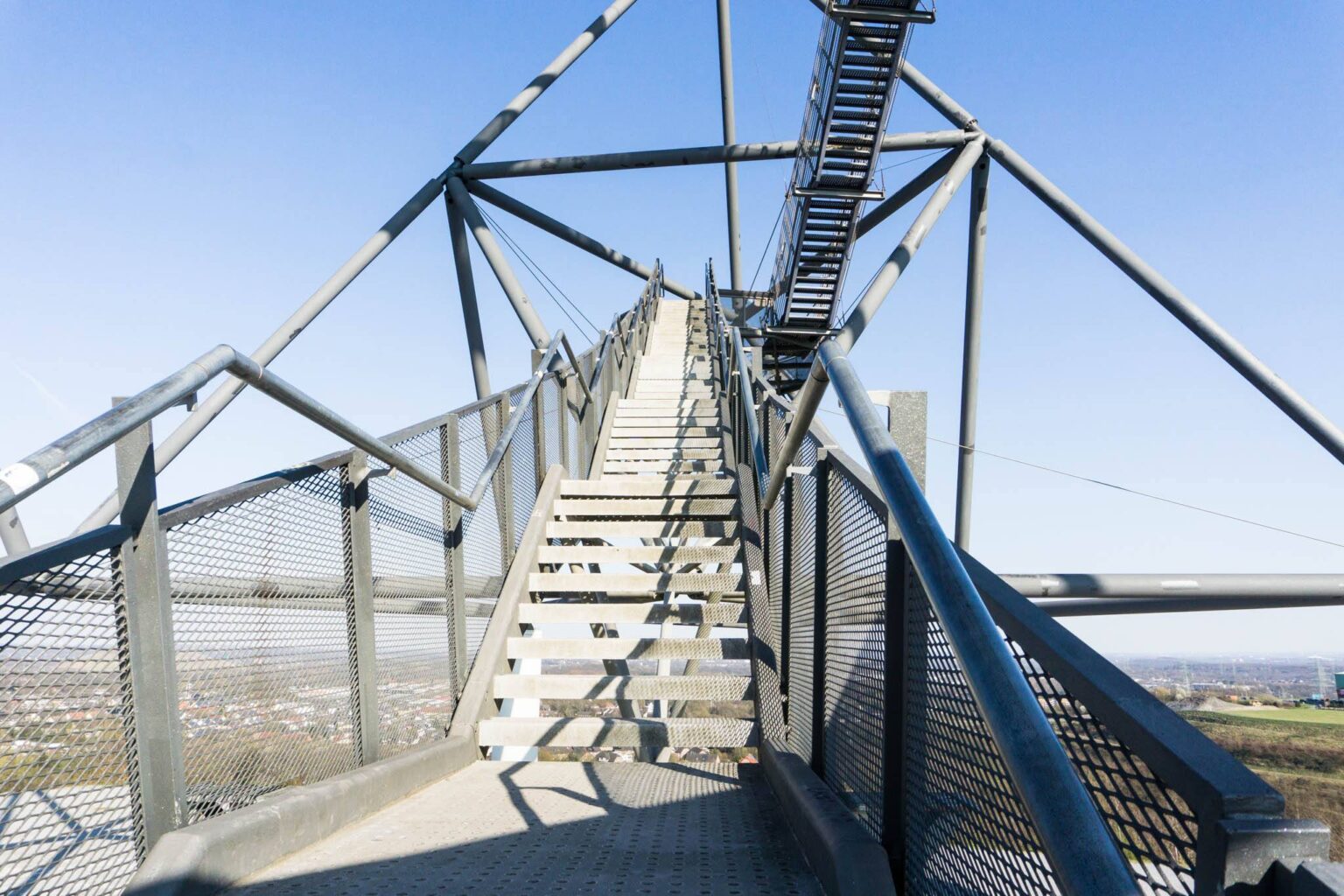 Tetraeder Bottrop | auf-den-berg.de